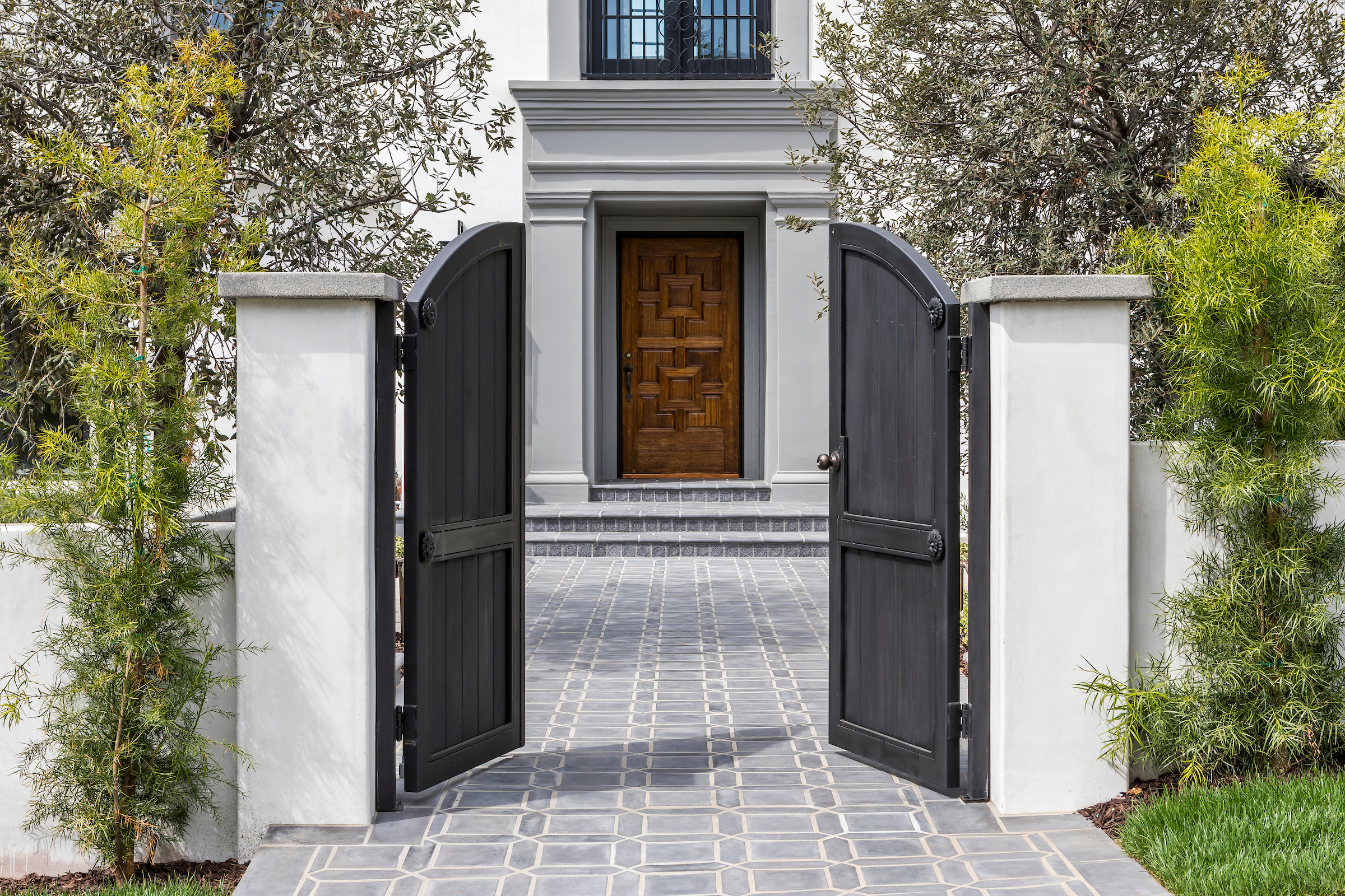 Artillo Picket Set | Designer Floors of Houston